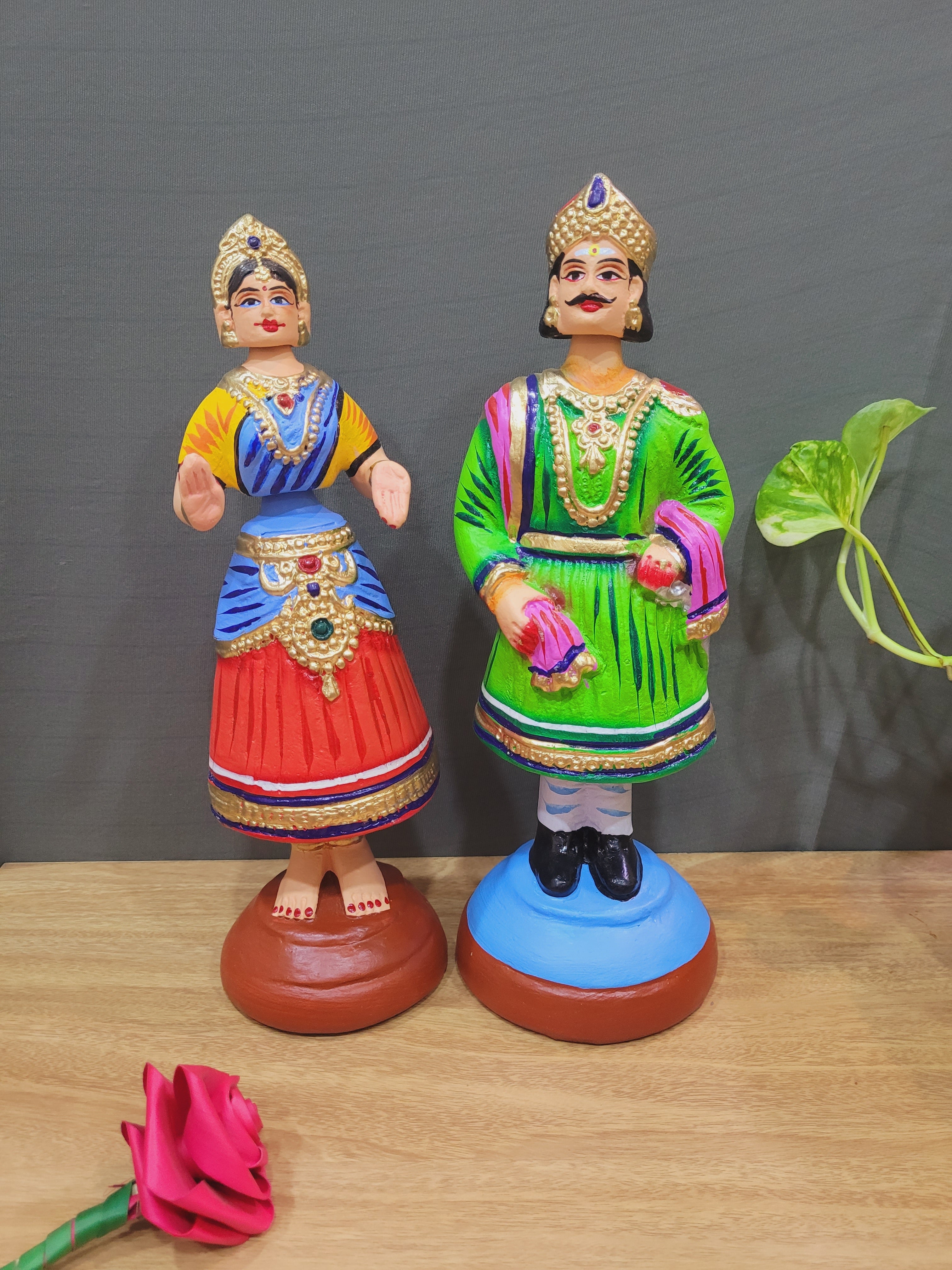 Dancing Doll Raja Rani Thanjavur Thalayattu Bommai – Smris