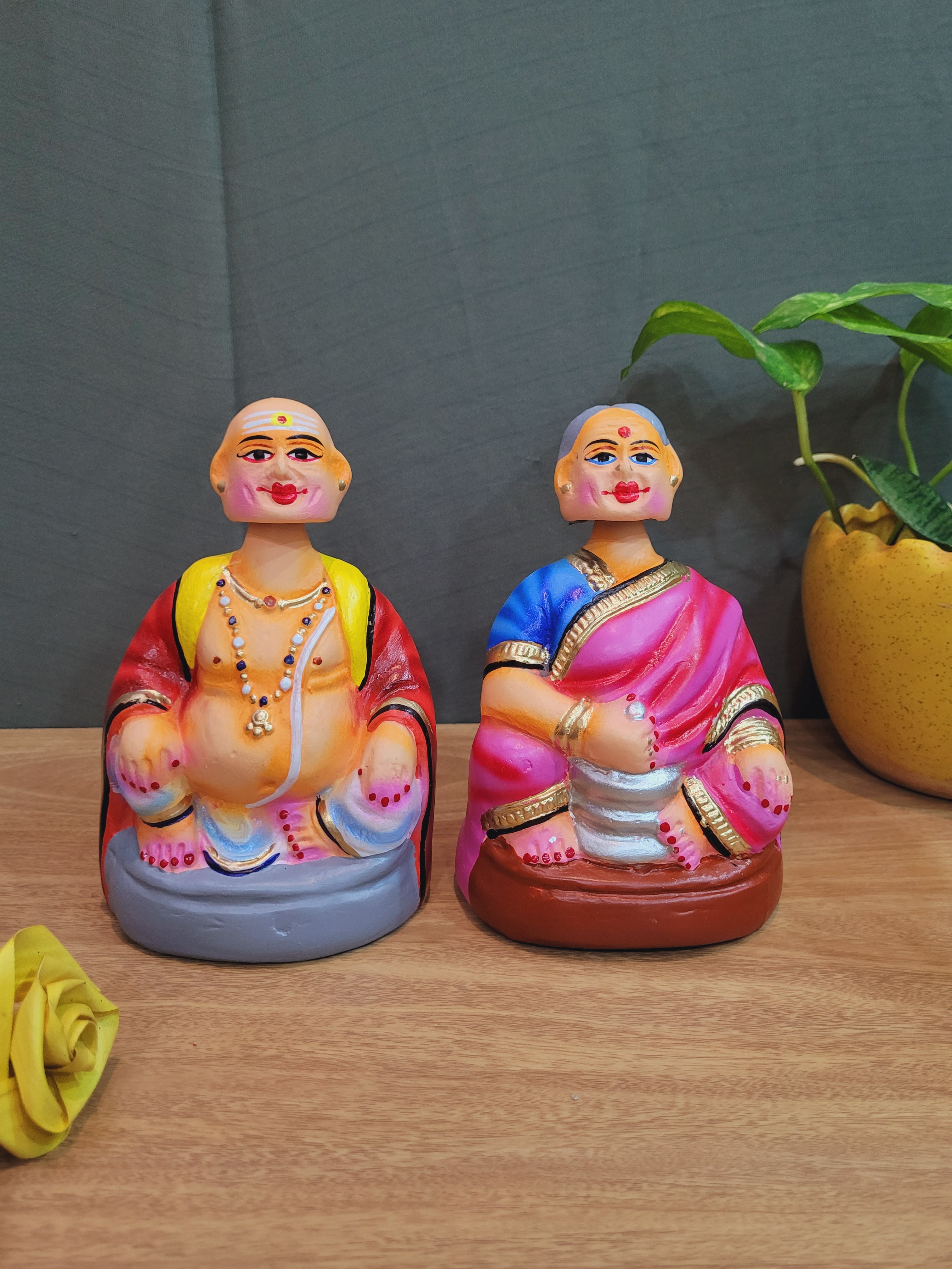 Dancing Doll Thatha Patti Thanjavur Thalayattu Bommai – Smris